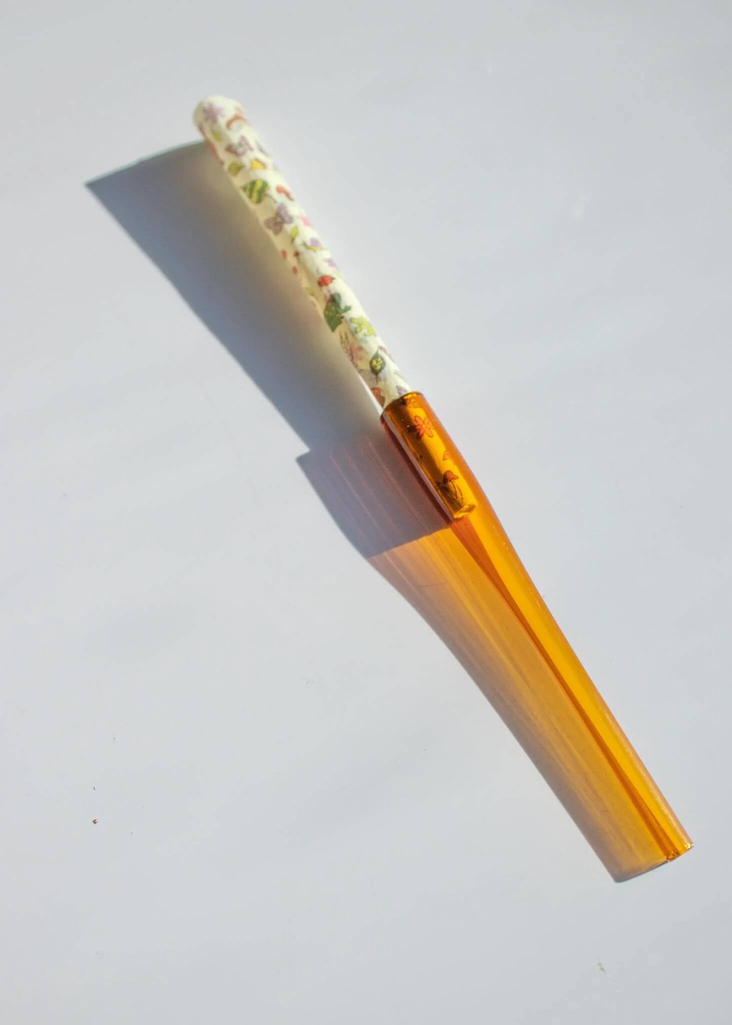 Classy Glass Joint Holder – Elegant Smoking Accessory – YENology®